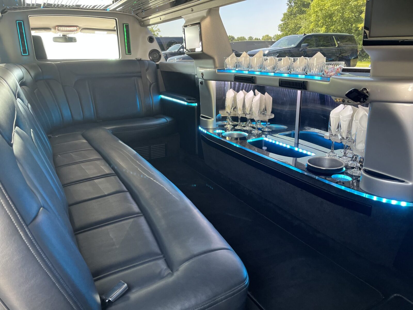 Limousines for Weddings, Proms, Special Nights Out, Bachelorette ...